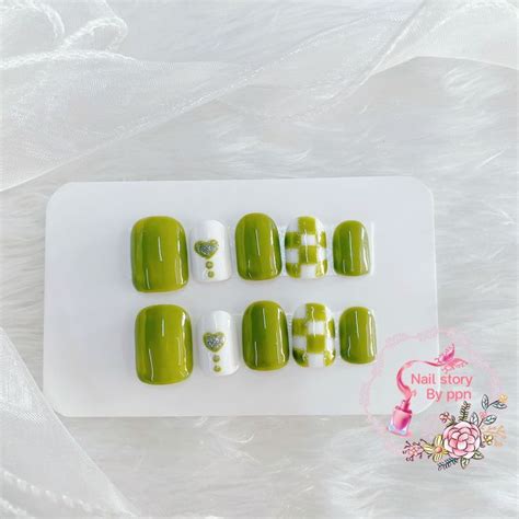 เล็บปลอมเจลแท้ 100 เล็บเจล เล็บปลอม สีเขียวมะนาว เพ้นท์ลาย งานแฮนเมด แถมฟรี กาวและตะไบ ทุกชุด