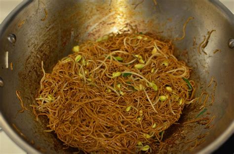 Chow Mein Hong Kong Style Fried Noodles Chow Mein Chow Main Recipe
