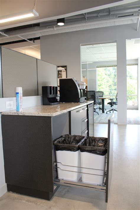 Pin De Leah Hodges Em Bias Office Design Elements