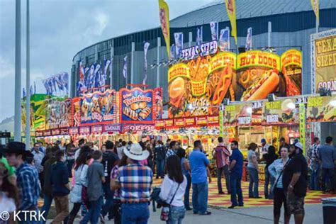 Photos Carnival Rides At The Houston Rodeo