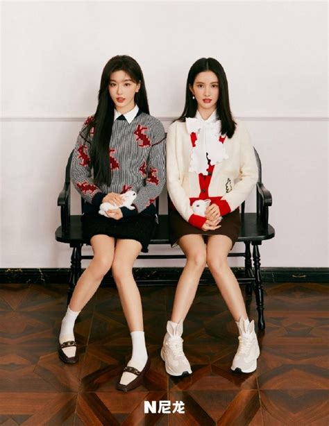 孔雪儿刘些宁同框杂志大片 美女贴贴长发柔顺甜美可人孔雪儿刘些宁甜美新浪女性新浪网 孔雪儿刘些宁同框杂志大片 美女贴贴长发柔顺甜美可人孔雪儿刘些宁甜美新浪女性新浪网