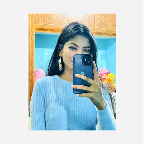 ♥𝐋𝐨𝐯𝐞𝐞𝐧𝐚 𝐬𝐢𝐦𝐨𝐧♥ Its Lovie 18 On Threads