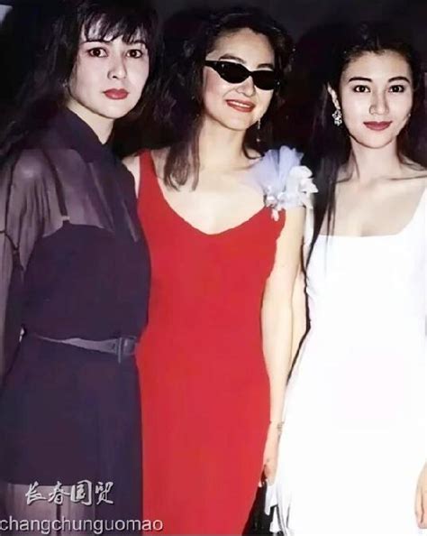 林青霞关之琳李嘉欣29年前合影曝光，三女神同框靓丽养眼难分伯仲