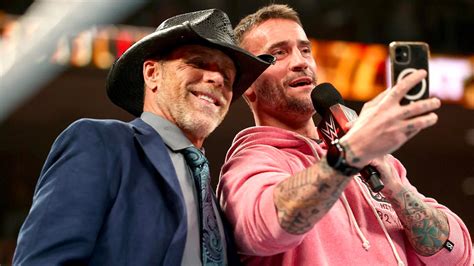Cm Punk Tira Selfie Com Shawn Michaels No Deadline