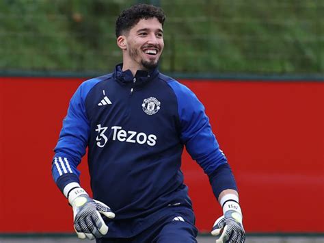 Akhir Pekan Ini Altay Bayindir Debut Di Manchester United Liga Olahraga