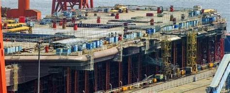 首艘國產航母即將竣工 是否採用雙艦島 每日頭條