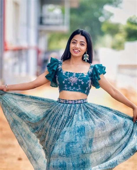 Navya Swamy Looks Elegant In A Blue Lehenga Set For Dhee 14