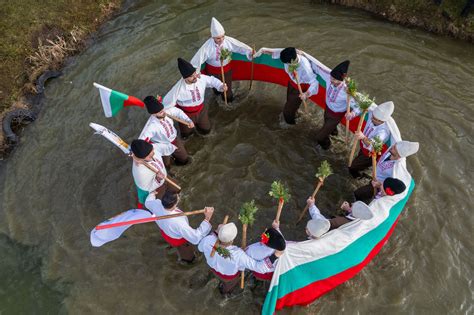 Треньорът на ФК Струмска слава извади кръста в Радомир кметът Кирил