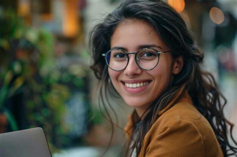 Premium Photo Smiling Business Woman In Glasses