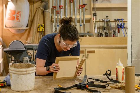 Fabriquer un plateau de jeux à dés en bois et en cuir Les Affûtés