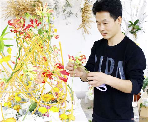 首届全国插花花艺职业技能竞赛全国总决赛前三甲荣获“全国技术能手”称号 新闻动态 中国插花花艺协会