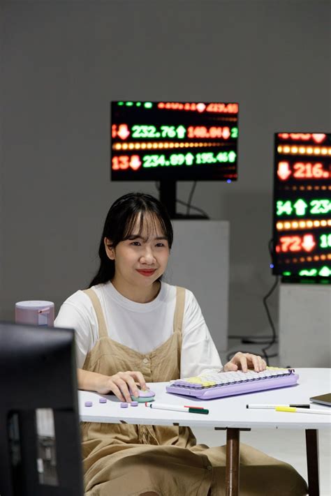 Logitech Mang N C U Chuy N G Trong H Nh Tr Nh Th Ch Th C Logic C A Ch Nh V Ph Techtimes Vn