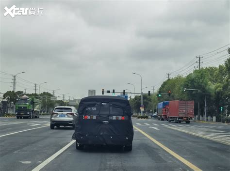 理想首款mpv谍照曝光 爱卡汽车图片