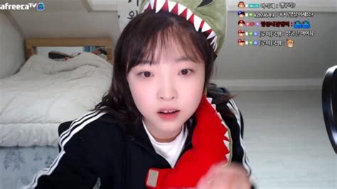 생 신입먹방12일차 취두부오리뇌오리목돼지도가니오리혀중국떡 Soop Vod