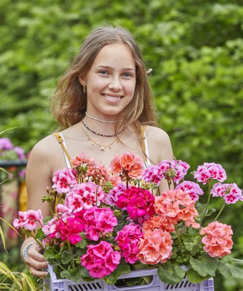 How To Photograph Plants Like A Professional Using Geraniums To Create