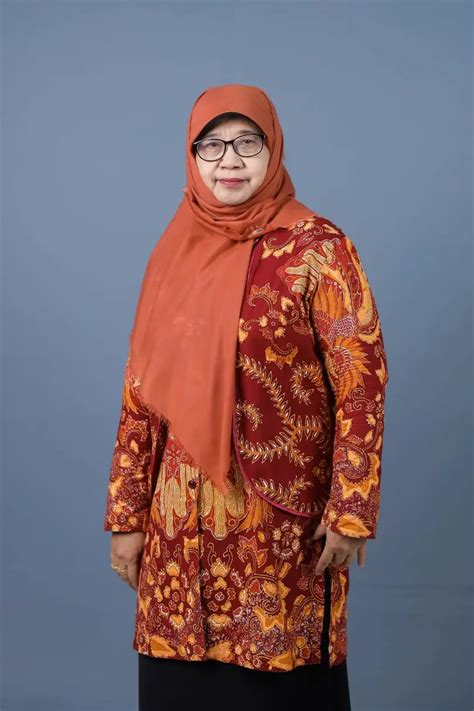 Profil Dr Nining Setyaningsih Universitas Muhammadiyah Surakarta