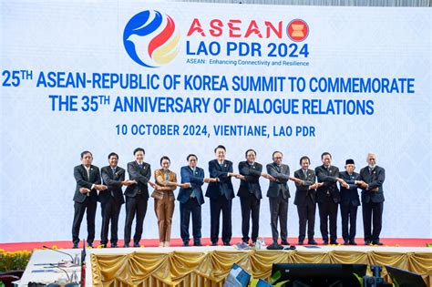 សម្តេចមហាបវរធិបតី ហ៊ុន ម៉ាណែត អញ្ជើញចូលរួមកិច្ចប្រជុំកំពូលអាស៊ាន សាធារណរដ្ឋកូរ៉េលើកទី២៥