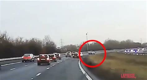 Ubriaco Contromano A 160 All Ora In Autostrada Con Un Bambino A Bordo