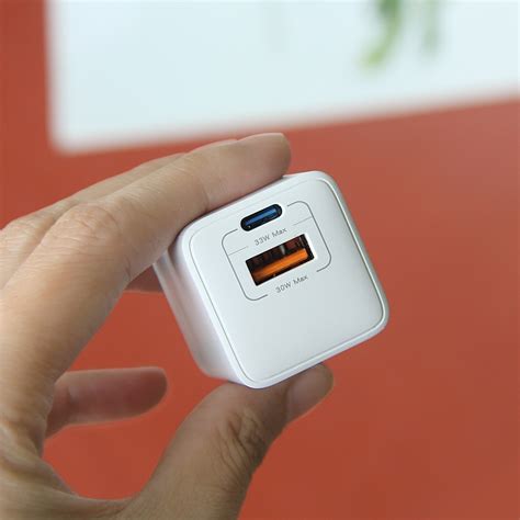 Củ Sạc Nhanh 2 Cổng 33W Remax RP U26 Tăng Gấp 3 Lần So Với Củ Sạc