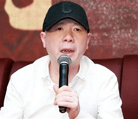 馮小剛病情惡化，20億身價卻選擇放棄治療？網友：錢再多有何用 頭條匯