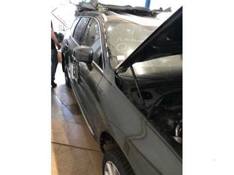 Volvo Xc60 Ii 2 0 T5 16v Awd Épave 2018 Gris