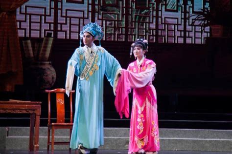 昨夜看 传统吕剧《梁祝》，演绎催人泪下的凄美爱情故事！ 搜狐大视野 搜狐新闻