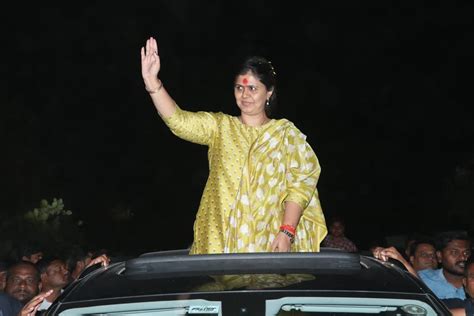 I Will Ensure Pritam Wont Have To Sit At Home Pankaja Munde After