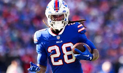 James Cook Switches To His Brother Dalvins Number 4 Yahoo Sports