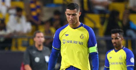 Cristiano Ronaldo Inscrit Un Superbe Coup Franc Avec Al Nassr Et Offre