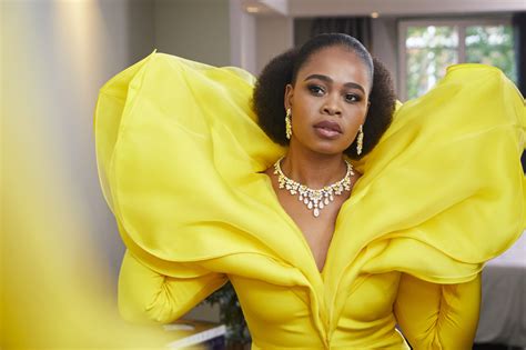 CELEBRATED SOUTH AFRICAN SOPRANO PRETTY YENDE SPARKLED IN GRAFF HIGH
