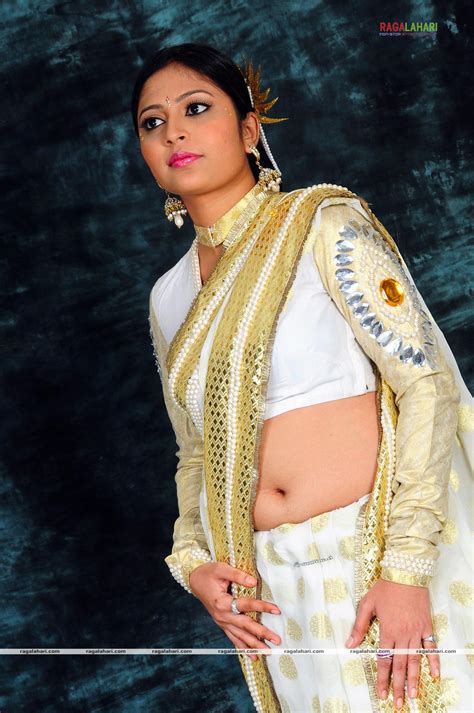 Swathi Navel Show ~ South Indian Models