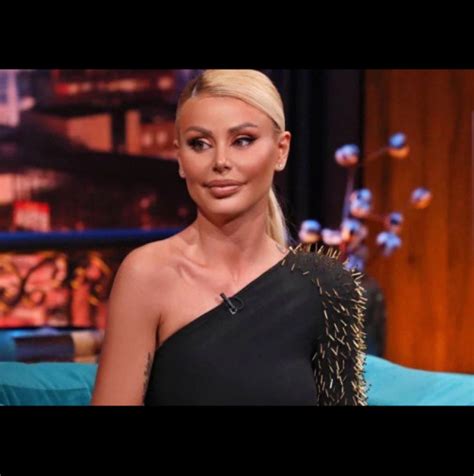 Ето ги съкровищата в двореца на Светлана Гущерова Версай ряпа да яде