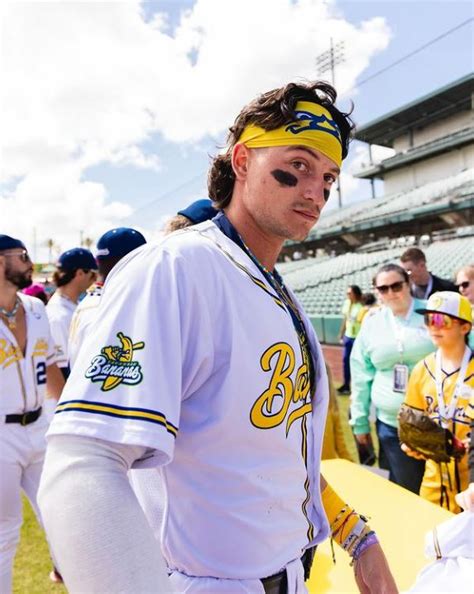 Noah Bridges Age The Rise Of An Instagram Star And Exhibition Baseball