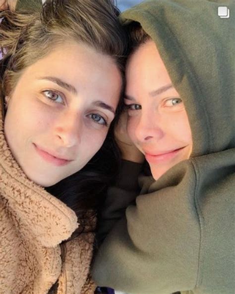 Saiba quem é Eduarda Porto namorada de Fernanda Souza Meu colo minha razão e meu coração