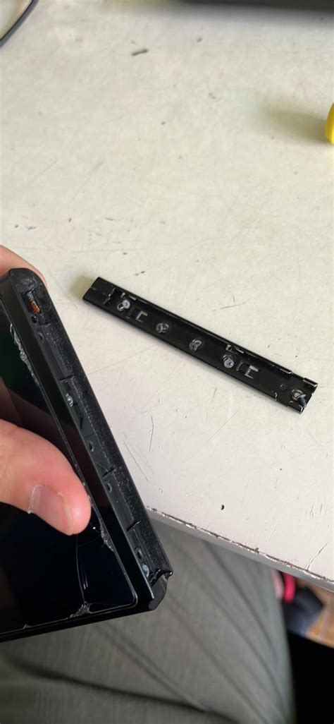 Broken Switch R Switch