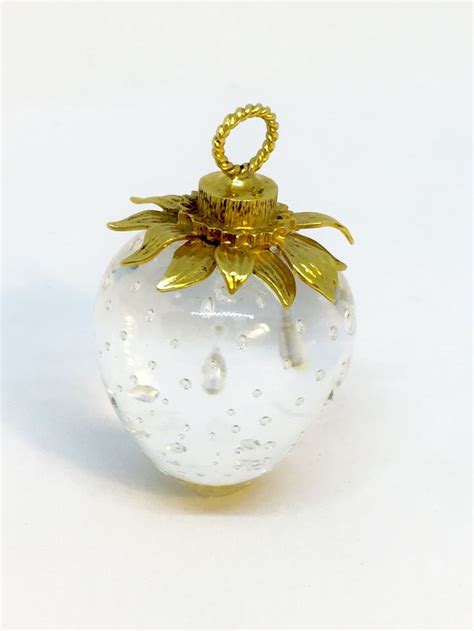 18k Steuben Strawberry Crystal Pendant 32500 Can Be Found At
