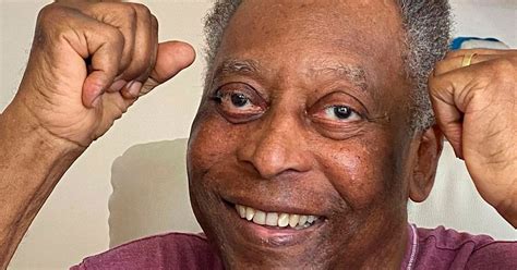Pelé Abandonó La Unidad De Cuidados Intensivos Y Fue Trasladado A Una