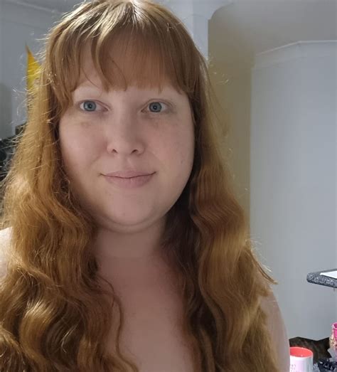 Reds Photos BBW Admire