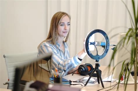 Premium Photo Blogger Girl Online Streaming In Social Networks