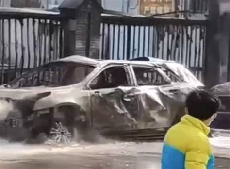 今天下午共富一村3车陷入火海 无人员伤亡明火机动车小区