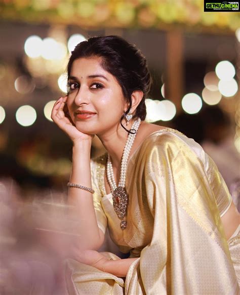 Meera Jasmine Instagram Looking At Life From All Angles Possible
