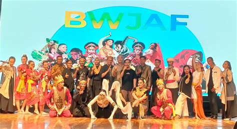 Memikat Para Pemirsa Hari Kedua Bandung West Java Arts Festival