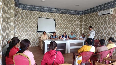 स्वास्थ्य बीमा कार्यक्रमलाई प्रभावकारी बनाउने बारे राप्तीका नगरप्रमुख
