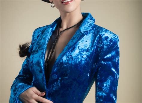 ¿quién Es Sofi Saar La Artista Mexicana Que Cantó El Himno Nacional En El Astros Vs Rockies De