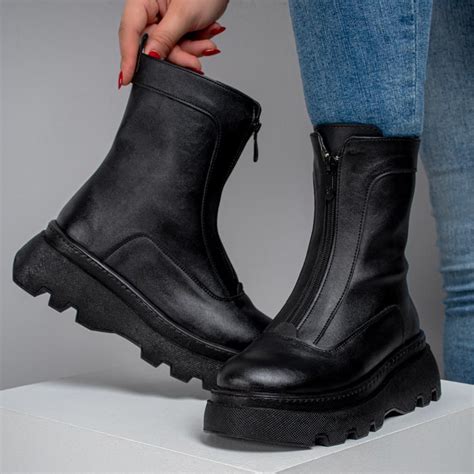 بوت و نیم بوت زنانه و دخترانه مدل زیپدار رنگ مشکی کد A132 کتونی پرو