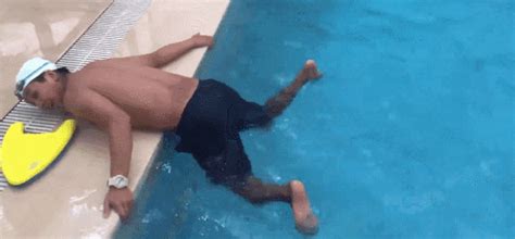 梦觉 丨蛙泳七蹬腿膝盖内侧痛怎么办 小腿