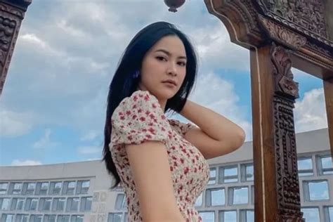 Profil Biodata Agama Pendidikan Mahalini Raharja Mantan Indonesian