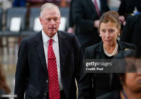 J Danforth Quayle And Wife Photos And Premium High Res Pictures Getty