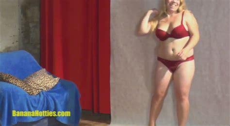 Adorable 18 Year Old Thick Girl Displays Her Curvy Figure In Her