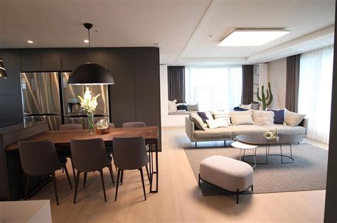 Instagram의 헤세드님 “오픈스페이스의 매력 주방인테리어 거실인테리어 대면형주방 우드슬랩테이블 월넛식탁 패브릭쇼파 새아파트인테리어 홈스타일링